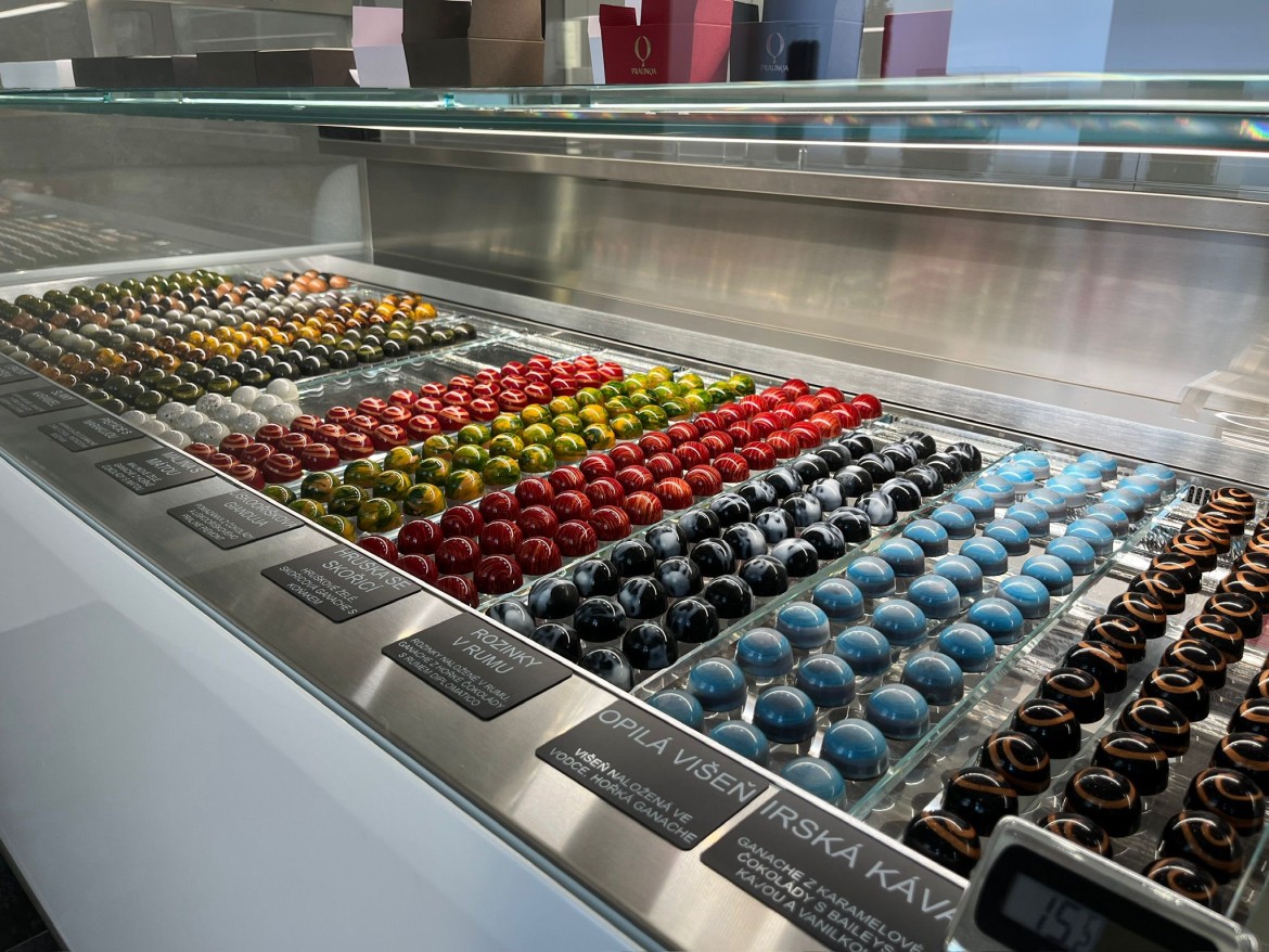 Kitchen of chocolate and gelato production, the Czech Republic | ATREA